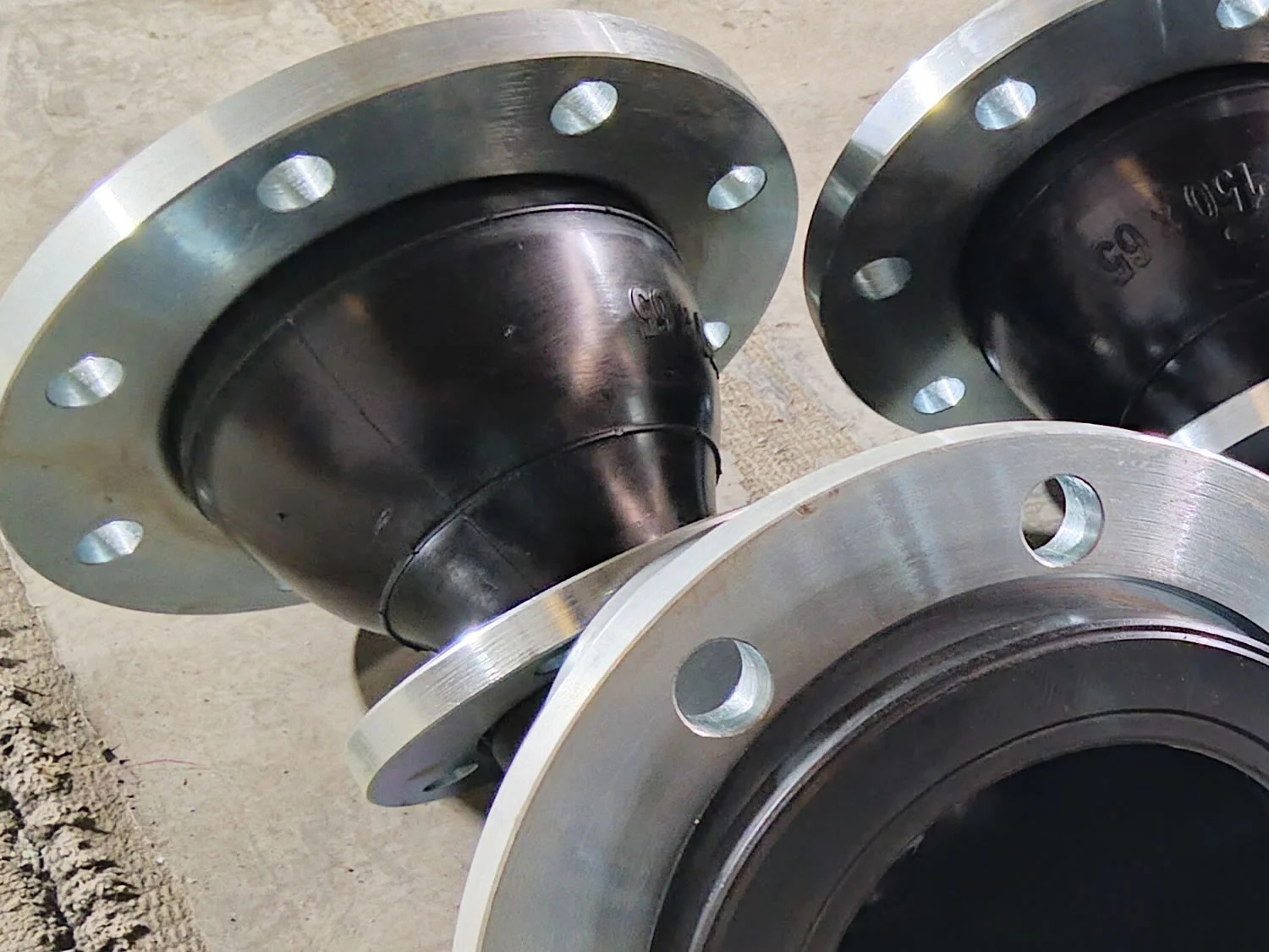 EPDM Expansion Joint | Flexible Flanged Joint